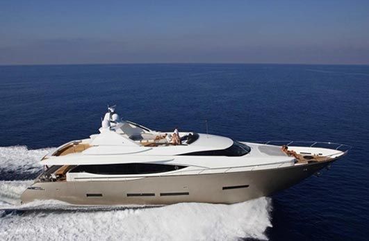 Megayacht Quasar's price cut by Peri Yachts France